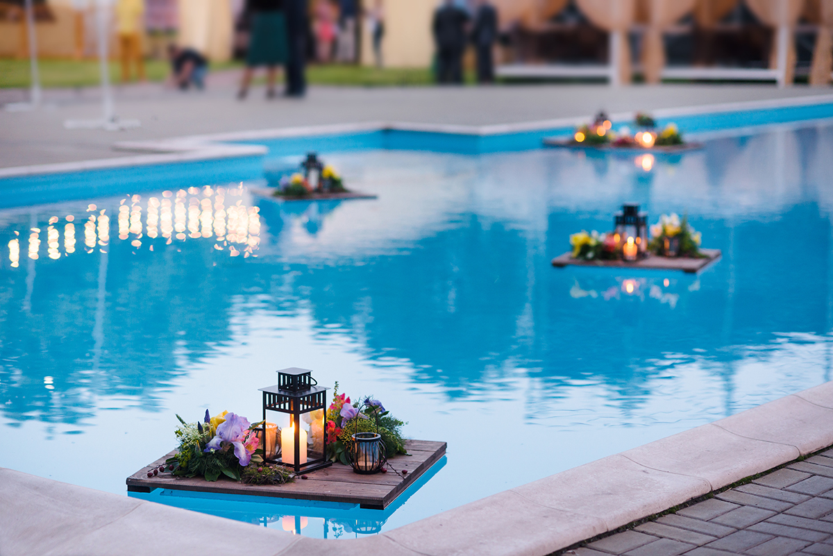 How to throw a memorable pool party during the holidays | IPD Pool & Spa